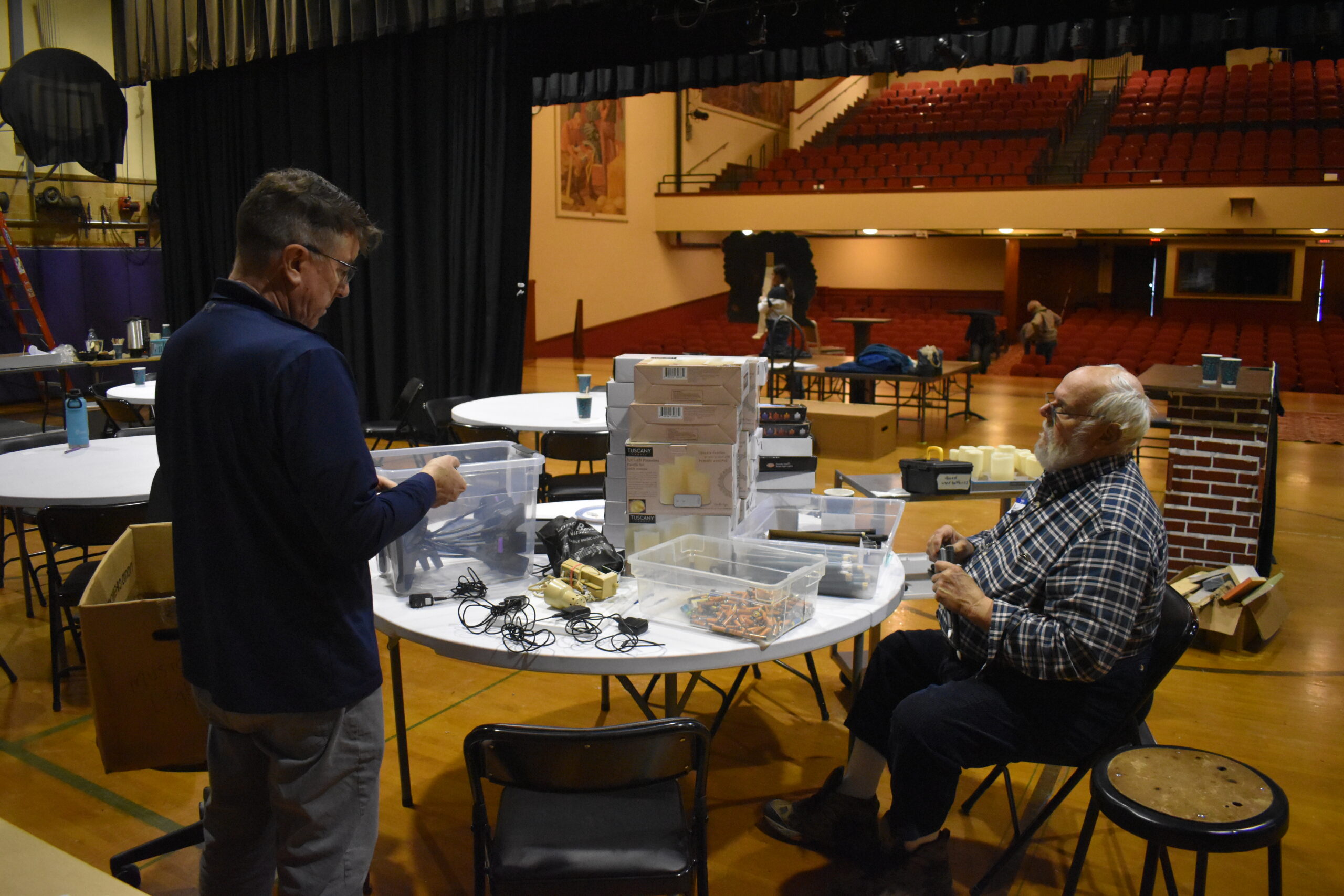 Volunteers spruce up State Street Theater | News, Sports, Jobs - The ...